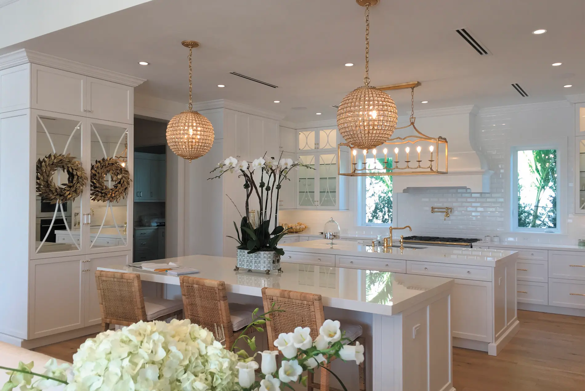 5 Must-Have Features for a Modern Kitchen Design - Dream Visions ...